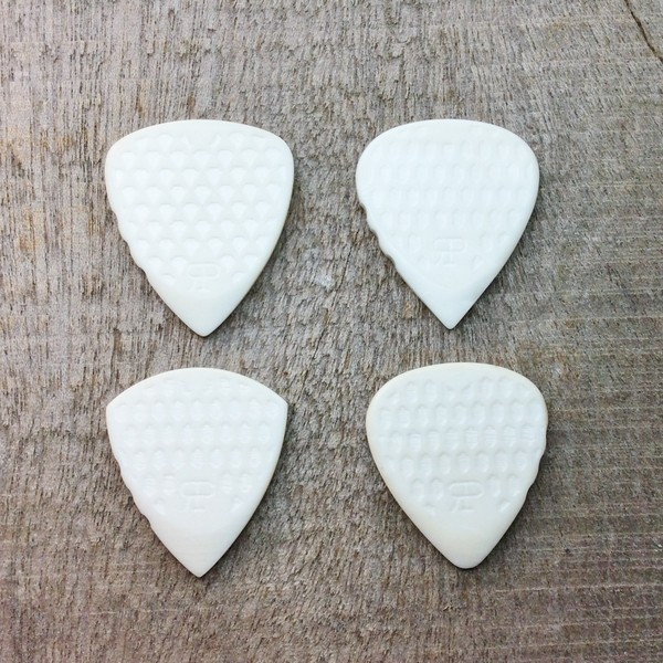 Médiator Super Tusk | Riki le Plectrier